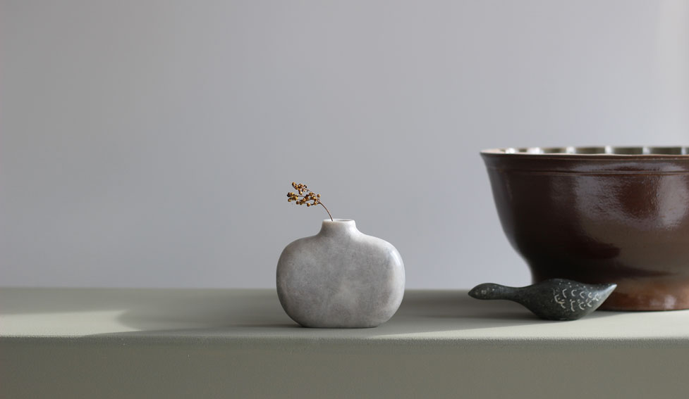 Vase in Ledmore Grey marble